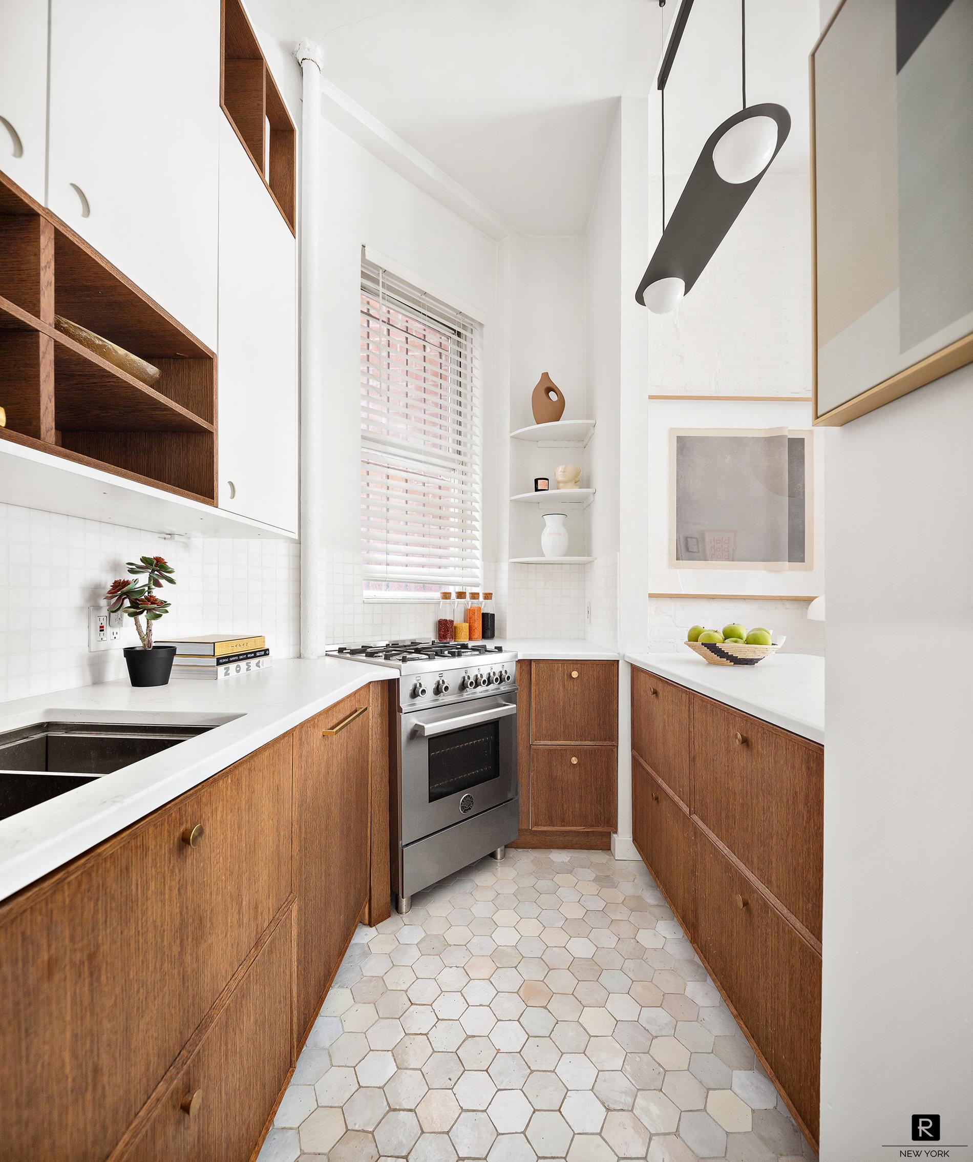 103 East 10th Street, Apt: 2c, East Village, 10003 | ELIKA New York