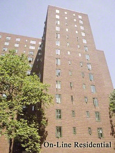Stuyvesant Town 4 Stuyvesant Oval - Stuy Town / PC Village - Manhattan ...
